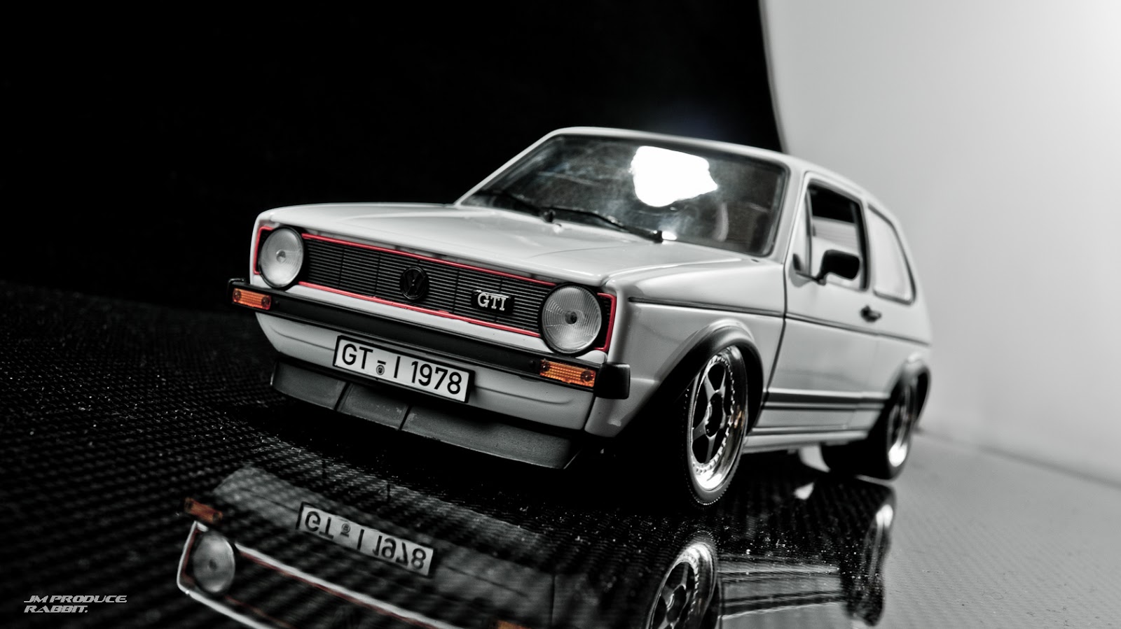 *: VW Golf MK1 (Rabbit) Lay-low and Hellaflush (Norev 1:18)
