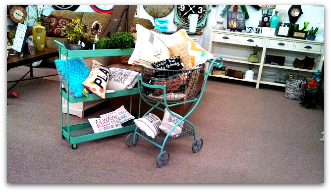 Lace Crazy: Pics from a cute gift shop...