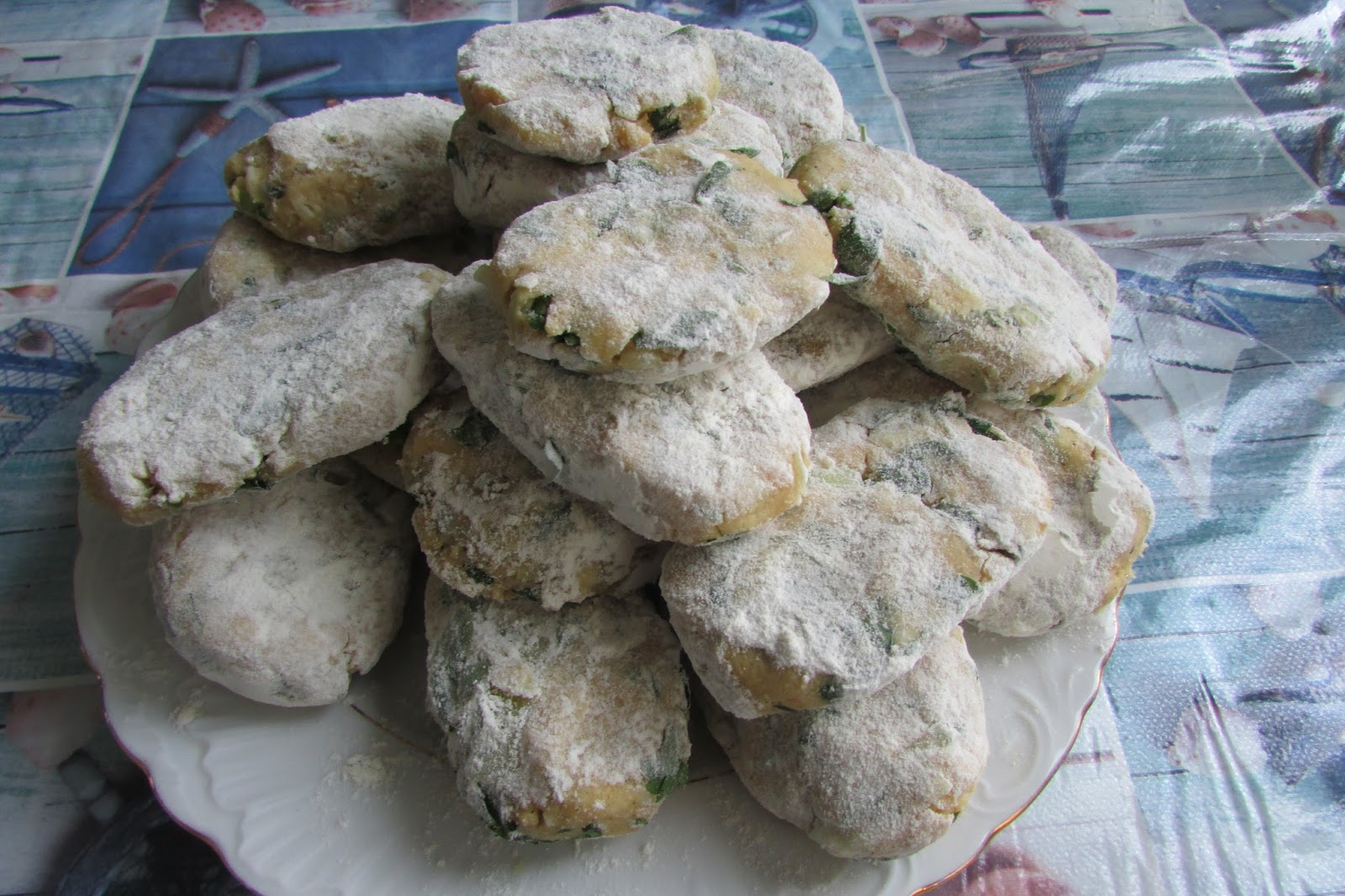 Placuszki z ciecierzycy, czyli pitaroudia apo revithia