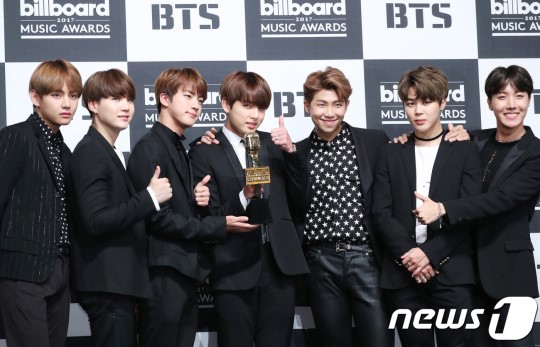 BTS holds post-Billboard press conference
