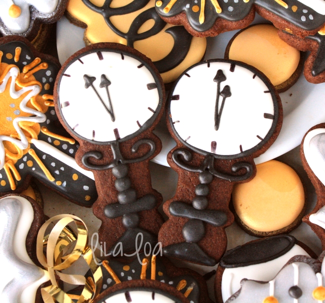 Decorated Clock Cookies for New Year's Eve
