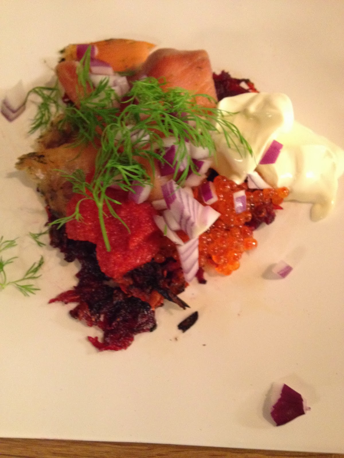 Bentes Matblogg: Forrett med rødbeter, laks og løyrom!