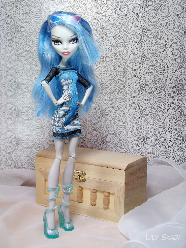 Genwaku: Introducing Ghoulia Yelps · Presentando a Ghoulia Yelps