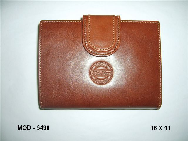 Ubrique , Marroquineria de Moda en Piel: La Piel,Noble de Ubrique ...