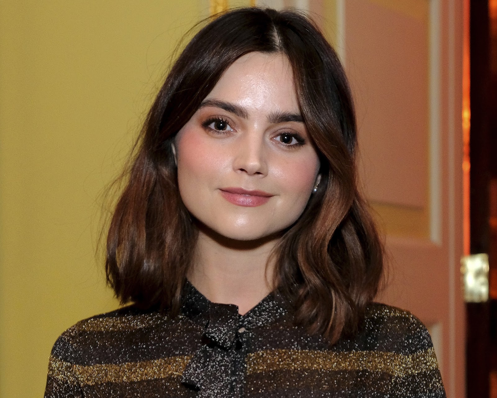 Victoria Brazil Fans: Jenna Coleman no Orla Spring Summer 2017 Resort ...