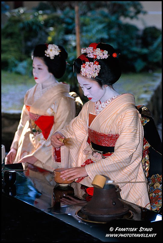 My Oriental Gallery Blog: The Exotic Geisha of Japan