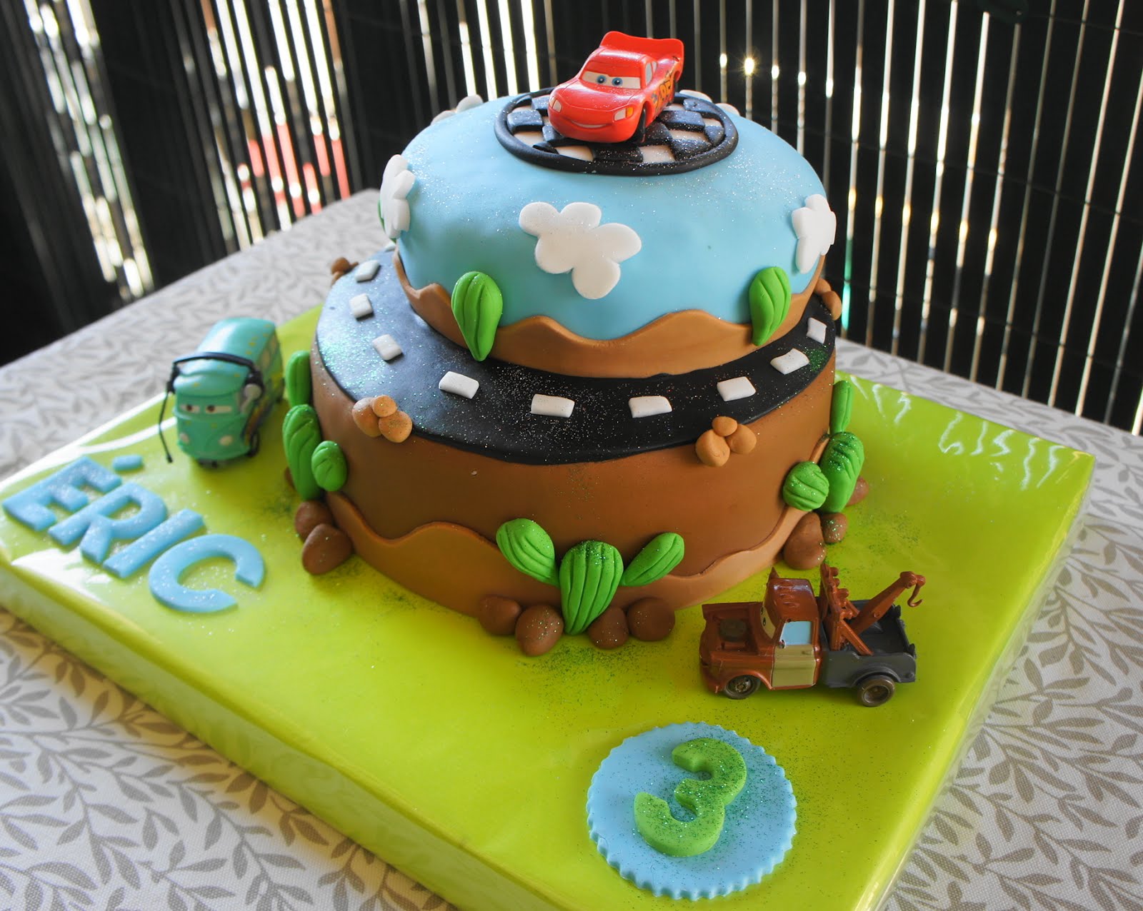 Dulce Vainilla: Pastel Cars para Eric!