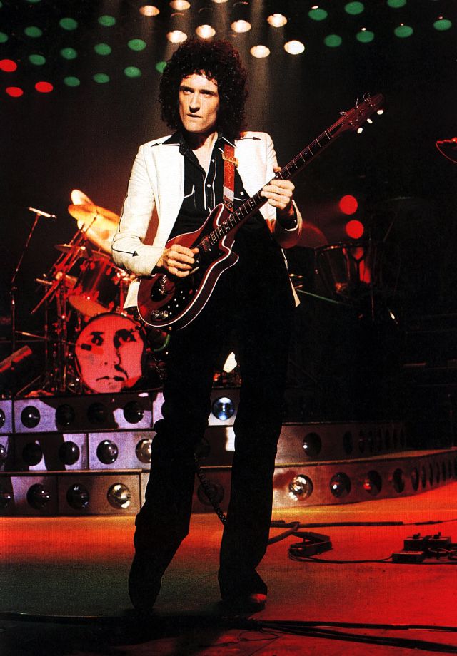 Amazing Photos of Queen Live at the Hammersmith Odeon in London on ...