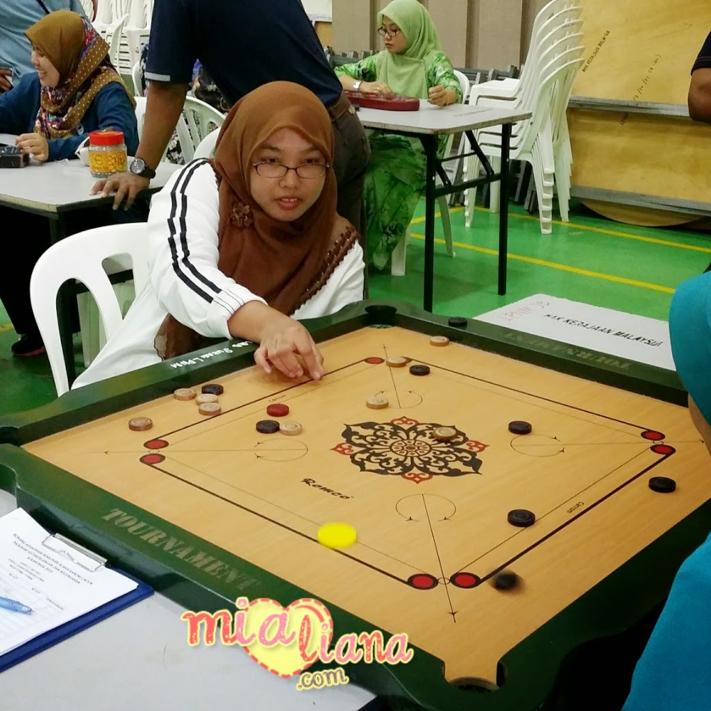 Wordless Wednesday 231 : Main Karom Dan Congkak