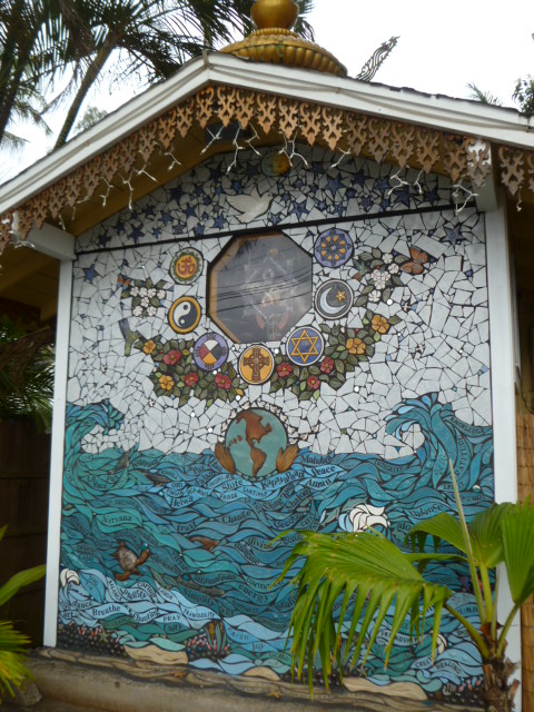 Maui Jungalow: Temple of Peace Mosaic Mural