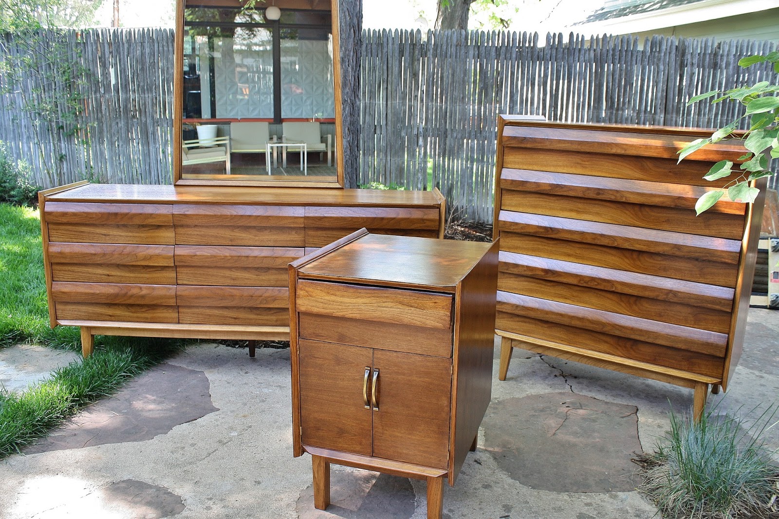 Modwerks: Lane "First Edition" Bedroom Set *edited*