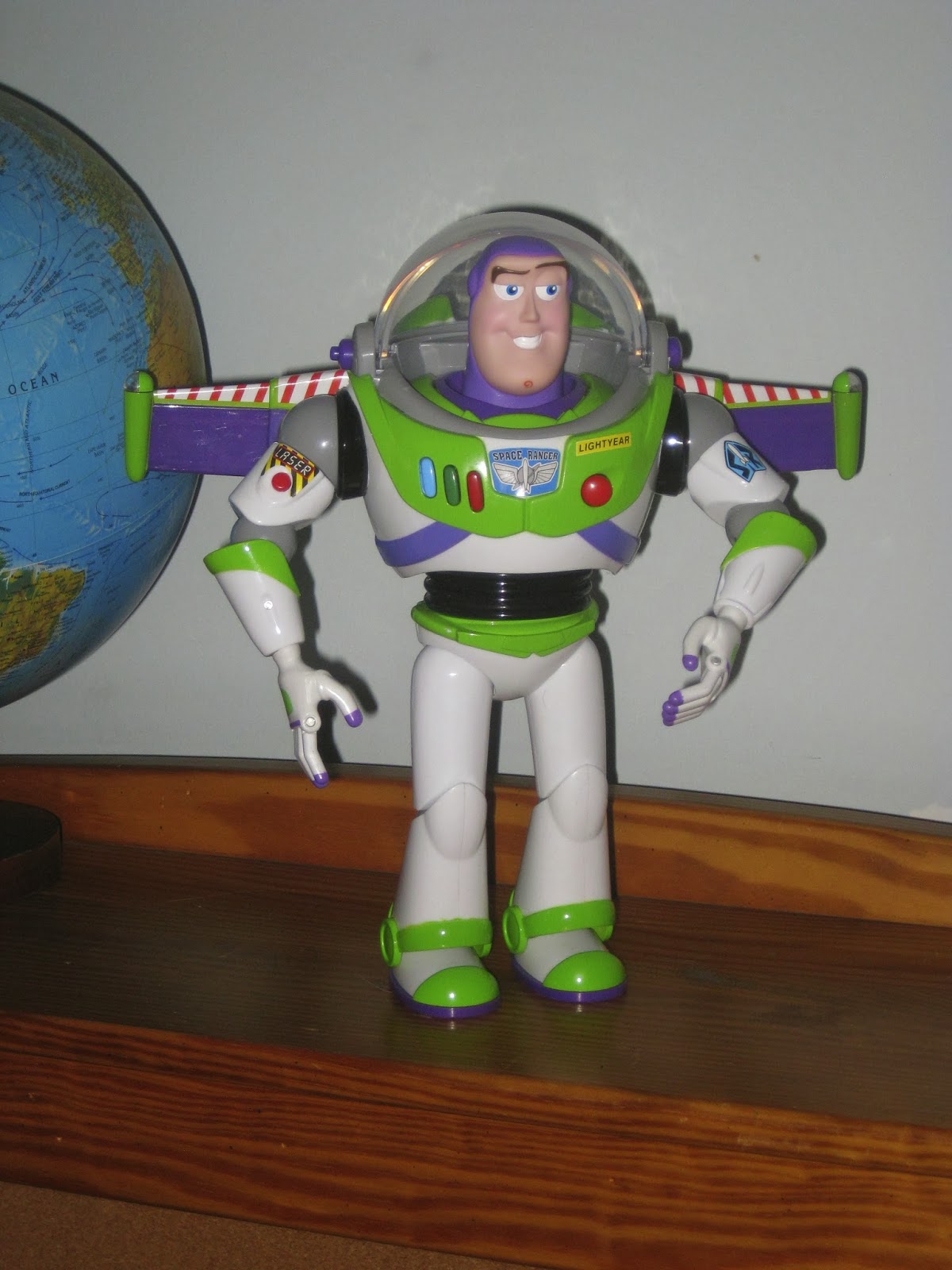 Dan the Pixar Fan: Toy Story: Disney Store Buzz Lightyear