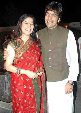 Bollywood Actor Ashutosh Rana & Wife Actress Renuka Shahane Family ...