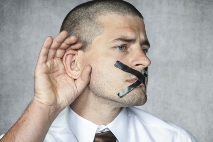 M710: Escuchando su voz