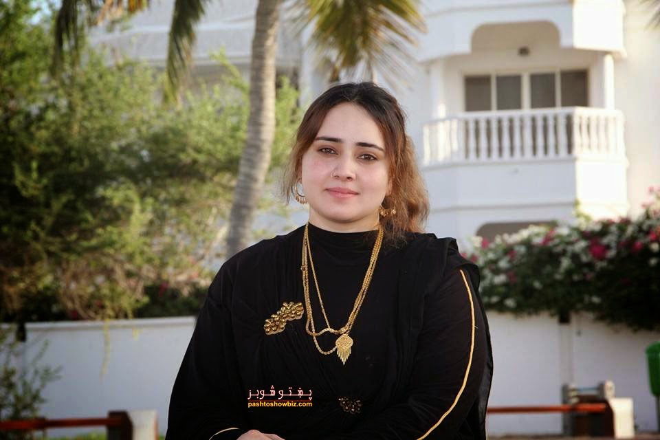 Cute Pictures Of Nadia Gul Stylish Photos 2014-Pashto Singer Nadia Gul ...