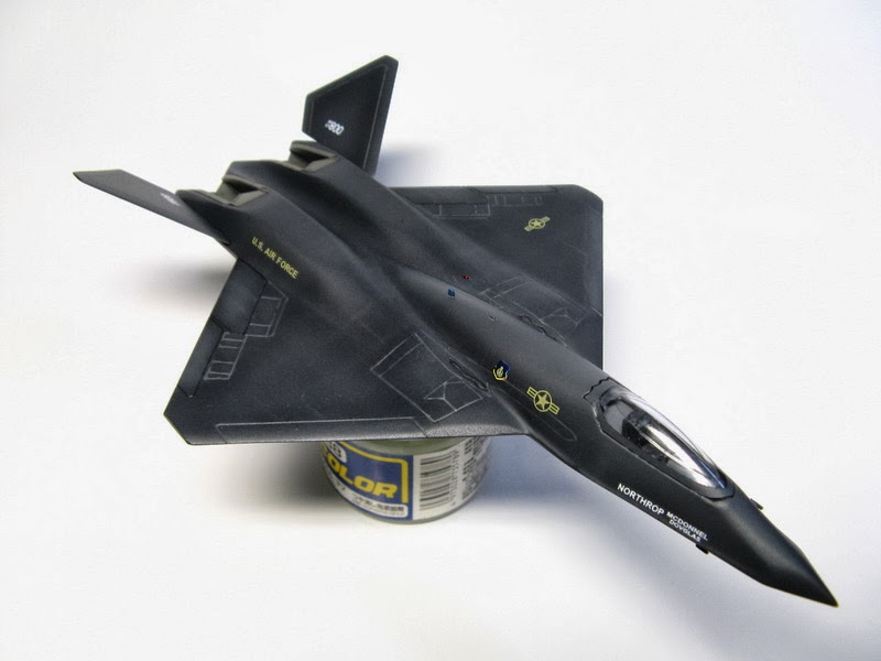 MADE BY WOODSTOCK: TRUMPETER 1/144 YF-23 LIGHTNING II