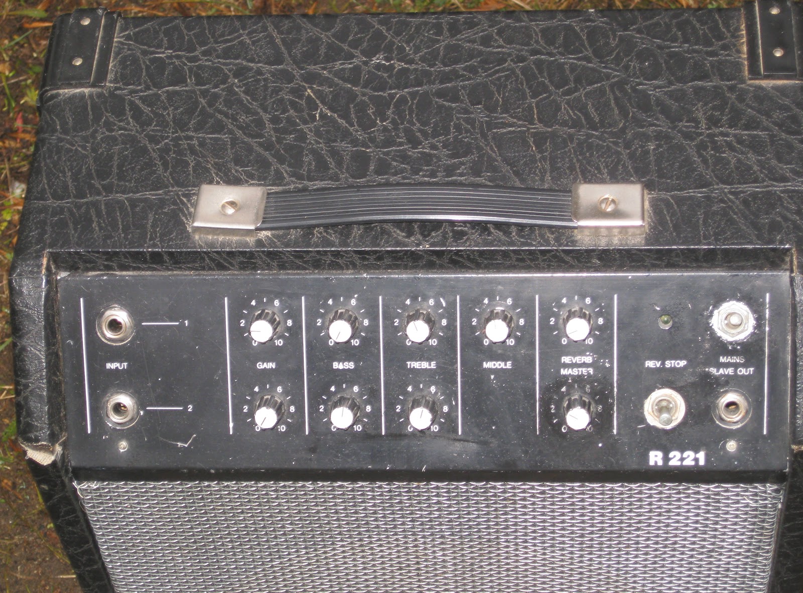 Infrequent Sound [sex.tex] technology: Vermona Regent R221