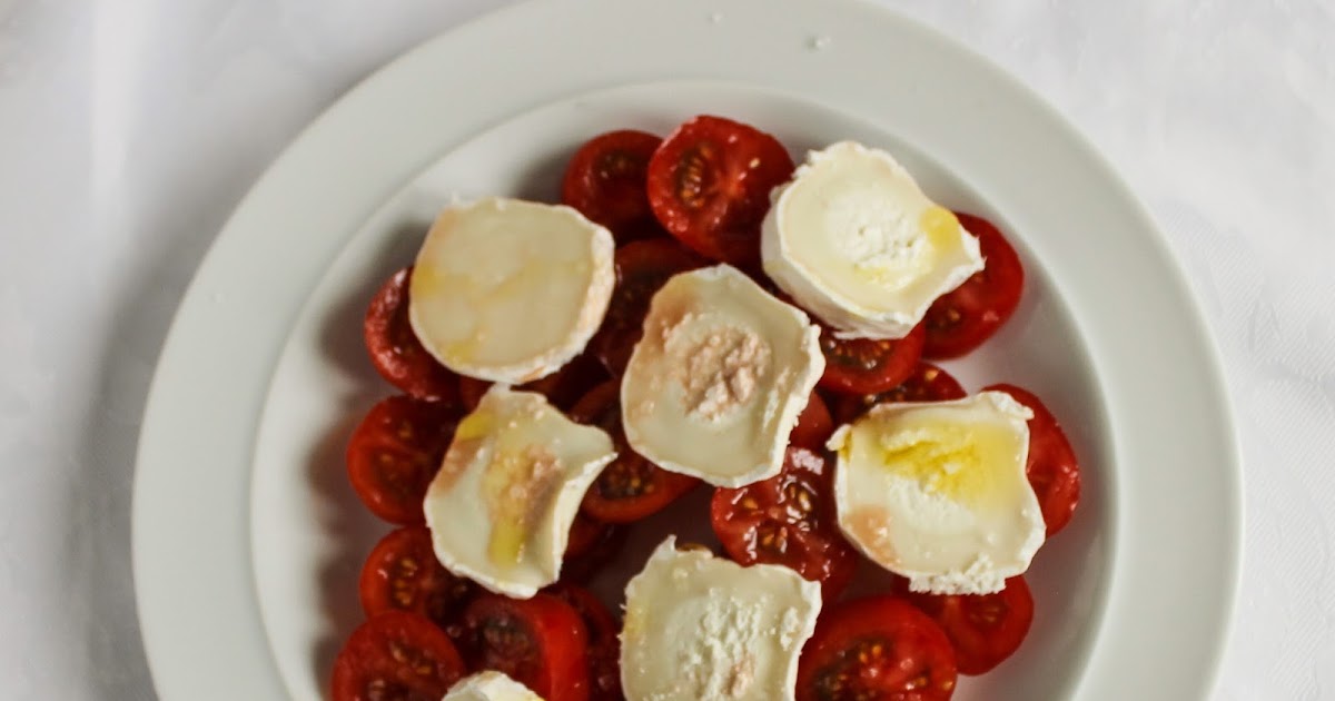 eat like you love yourself: A very simple tomato and goats cheese salad
