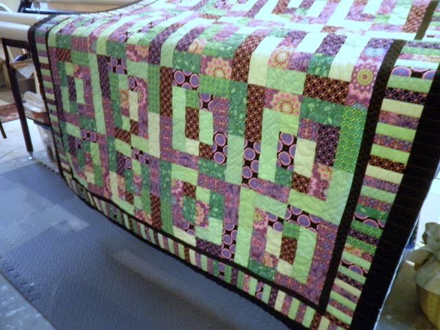 Little House Creations: Photos of more quilts