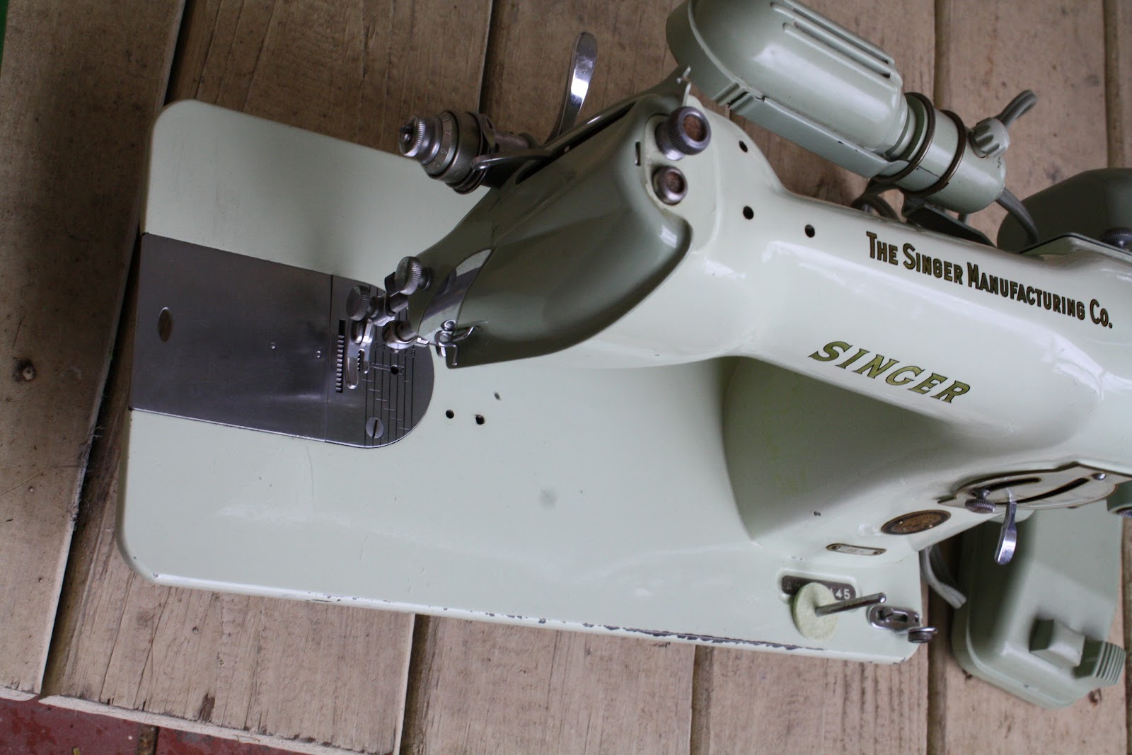 Eleanor Meriwether: Vintage Singer 15-125