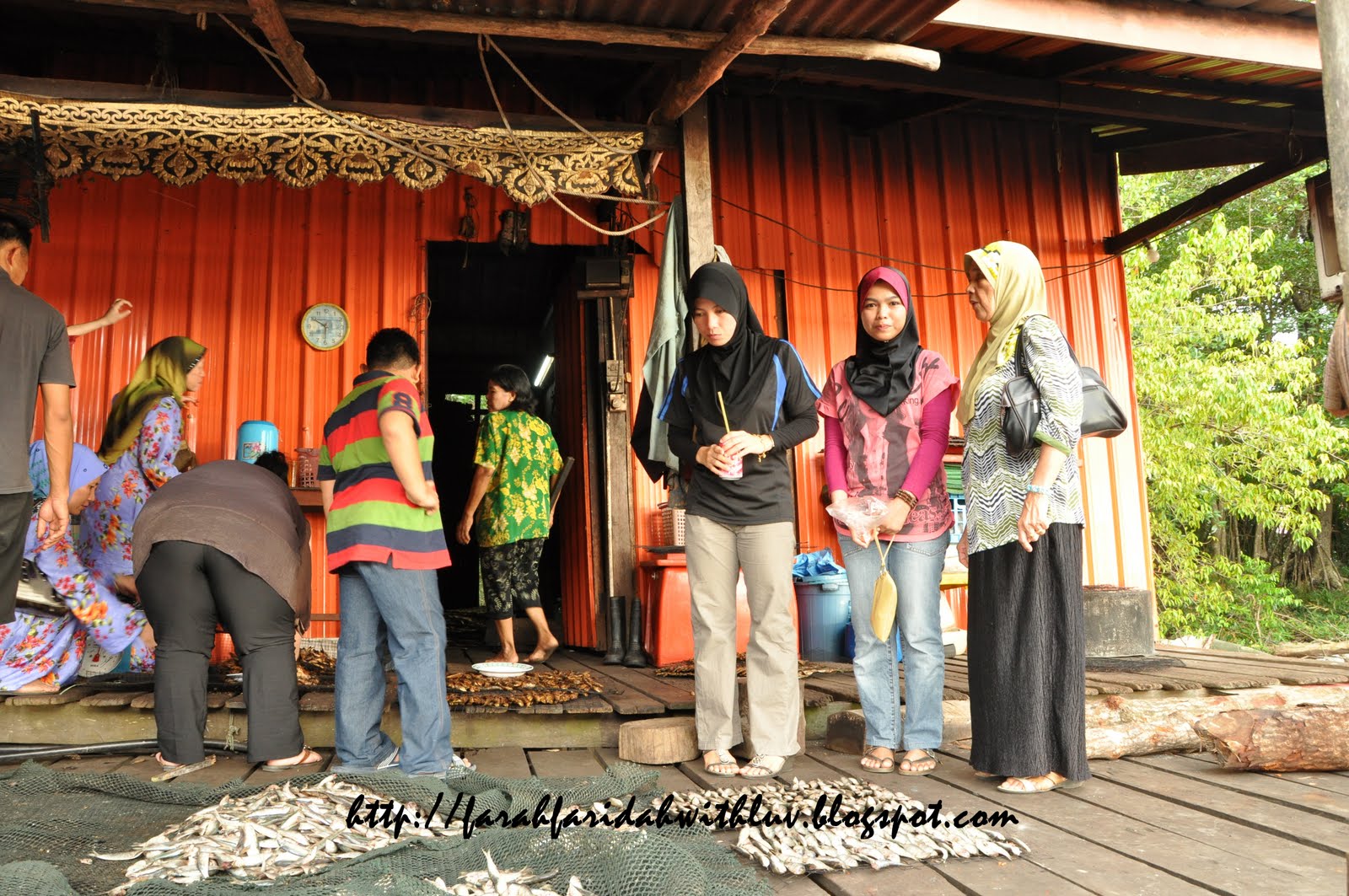 ♥♥ Farah Faridah ♥♥: Visiting Rumah Tahai Kg Awat-Awat Sundar