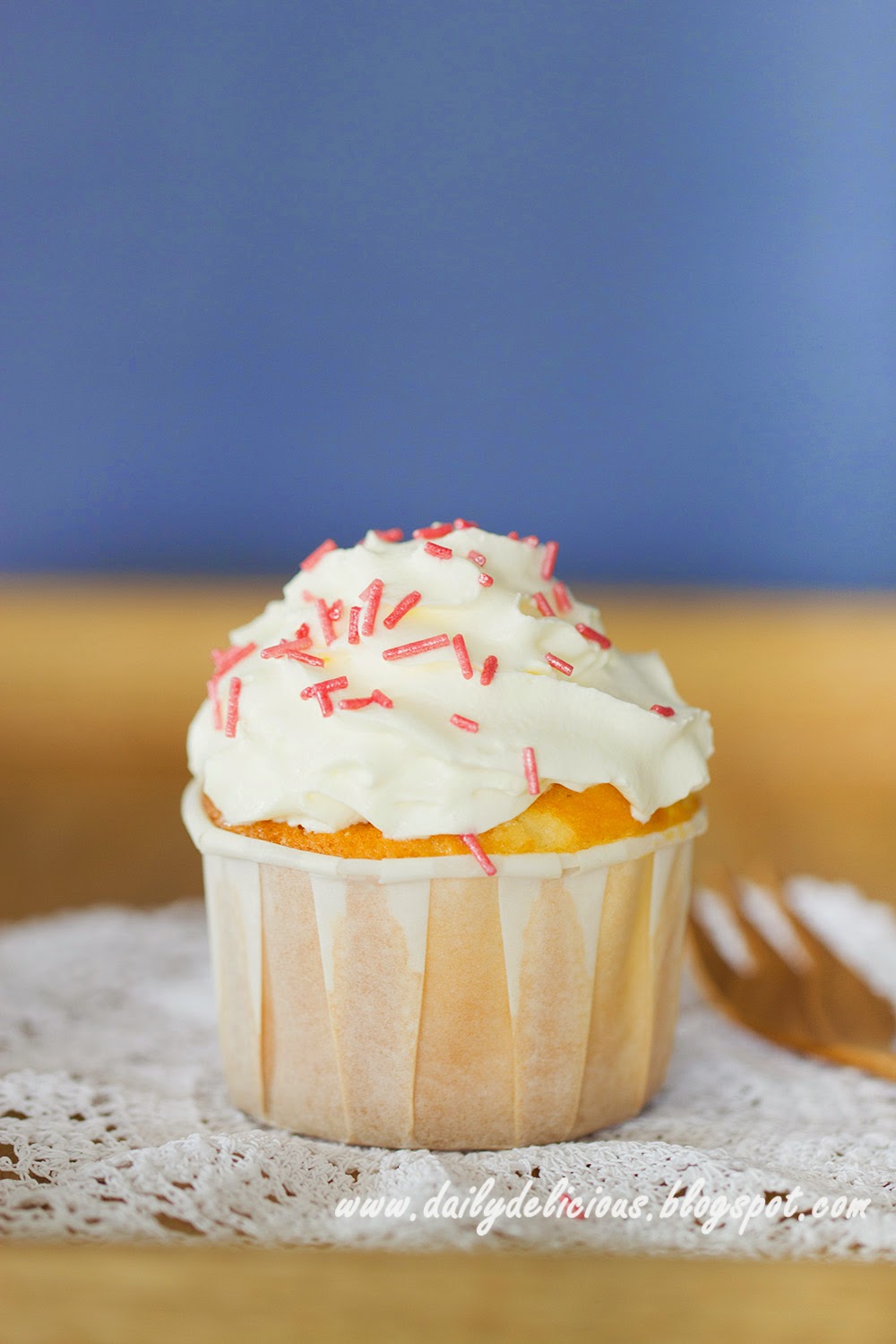 dailydelicious: Yogurt chiffon cupcake