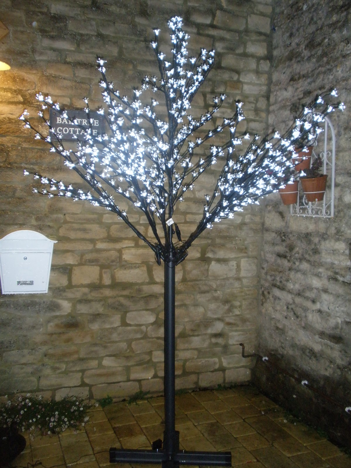 Vintage Marquees: Fantastic light trees!!
