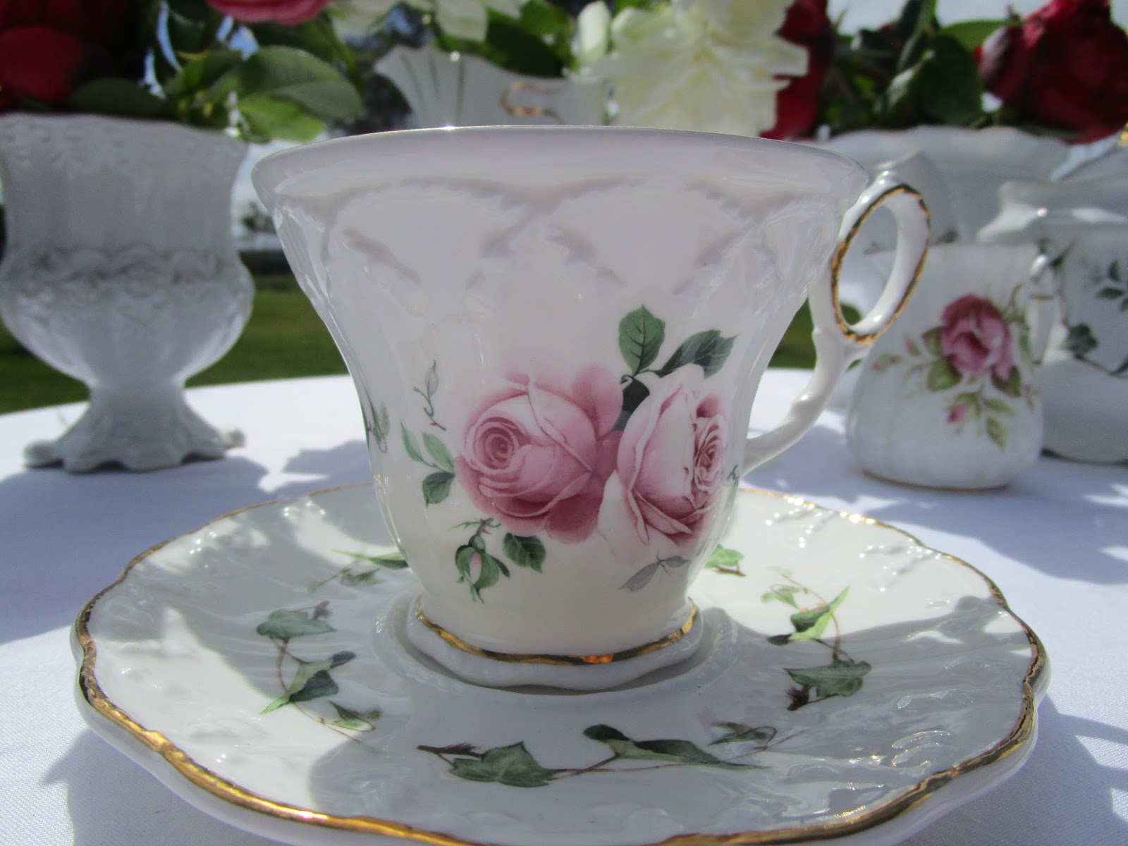 Karen's Cottage and Castle: Roses and Ivy for Tea Time