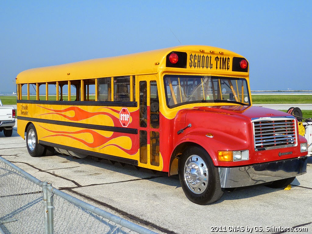 The World's Fastest Jet-Powered School Bus - Art'einsky