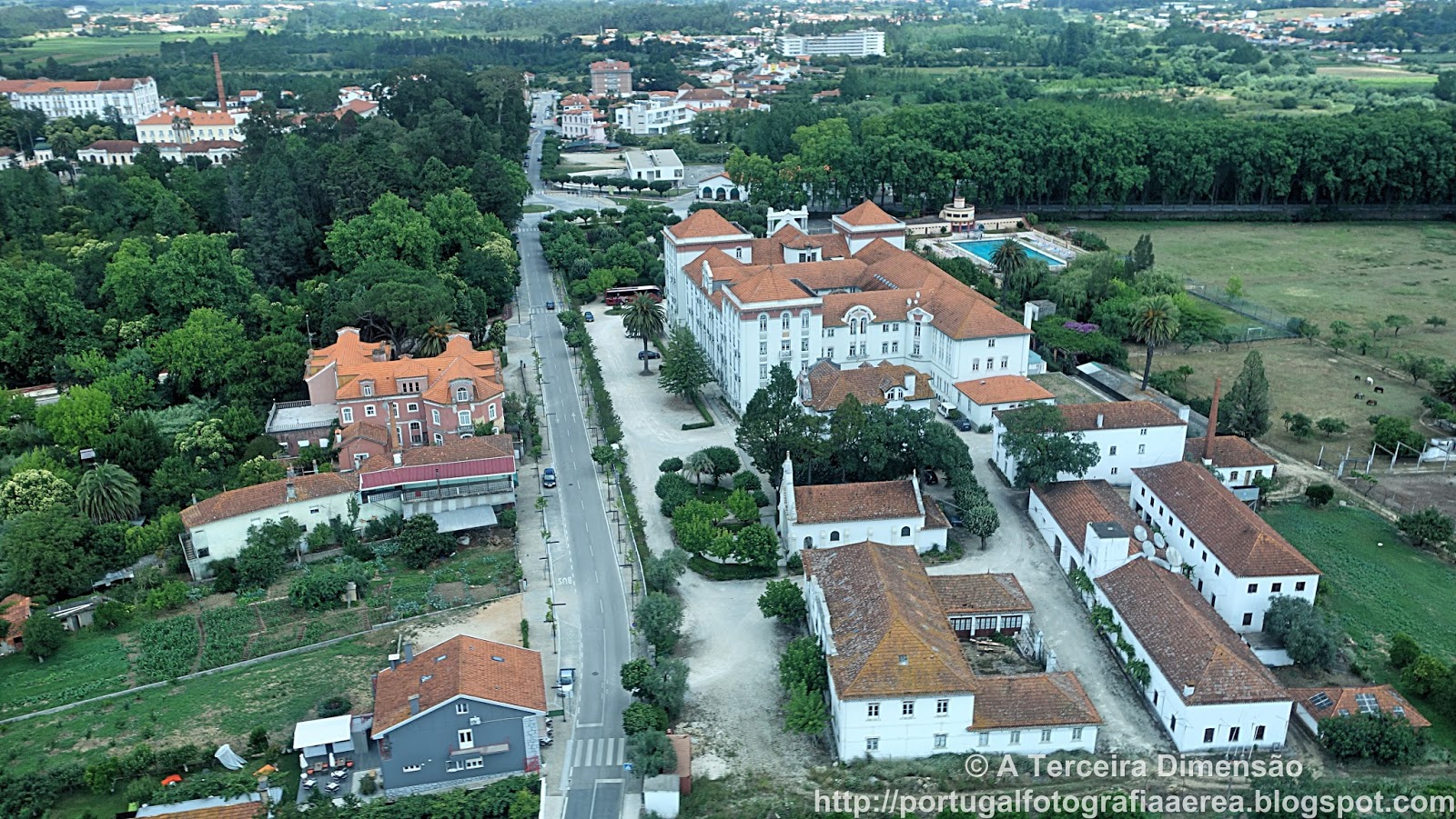 A Terceira Dimensão: Curia