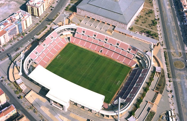 Estadios de Fútbol en España: Granada - Estadio Nuevo Los Cármenes