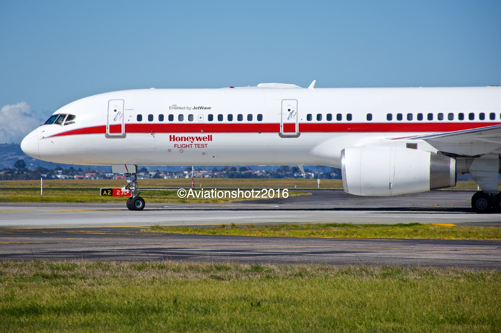 Aviationshotz: Honeywell B757-200, H757HW