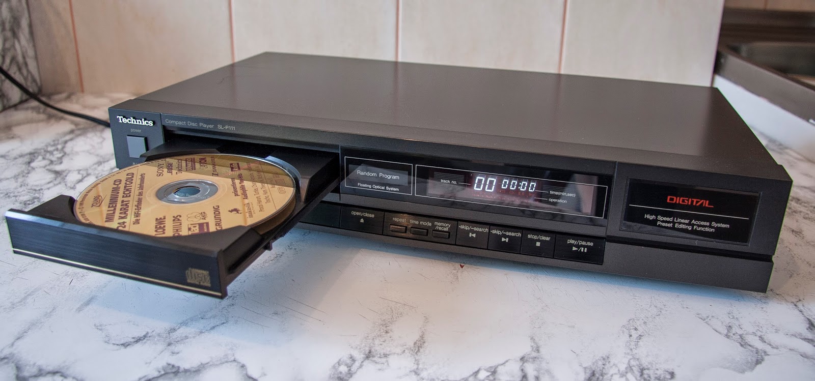 Golden Age Of Audio: TECHNICS SL-P111 CD PLAYER 1987