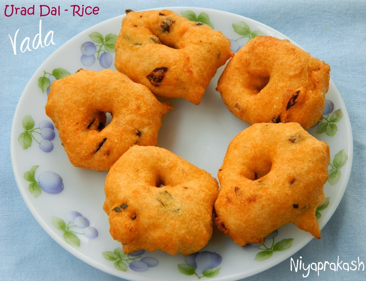 Niya's World: Vada / Uzhunnu Vada / Medu Vada / Ambado / Ambade (with ...