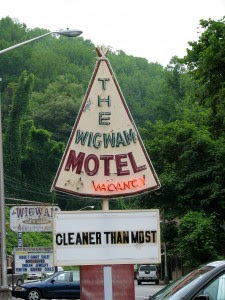 The Plural Of Hyena: Funny Hotel/Motel Signs