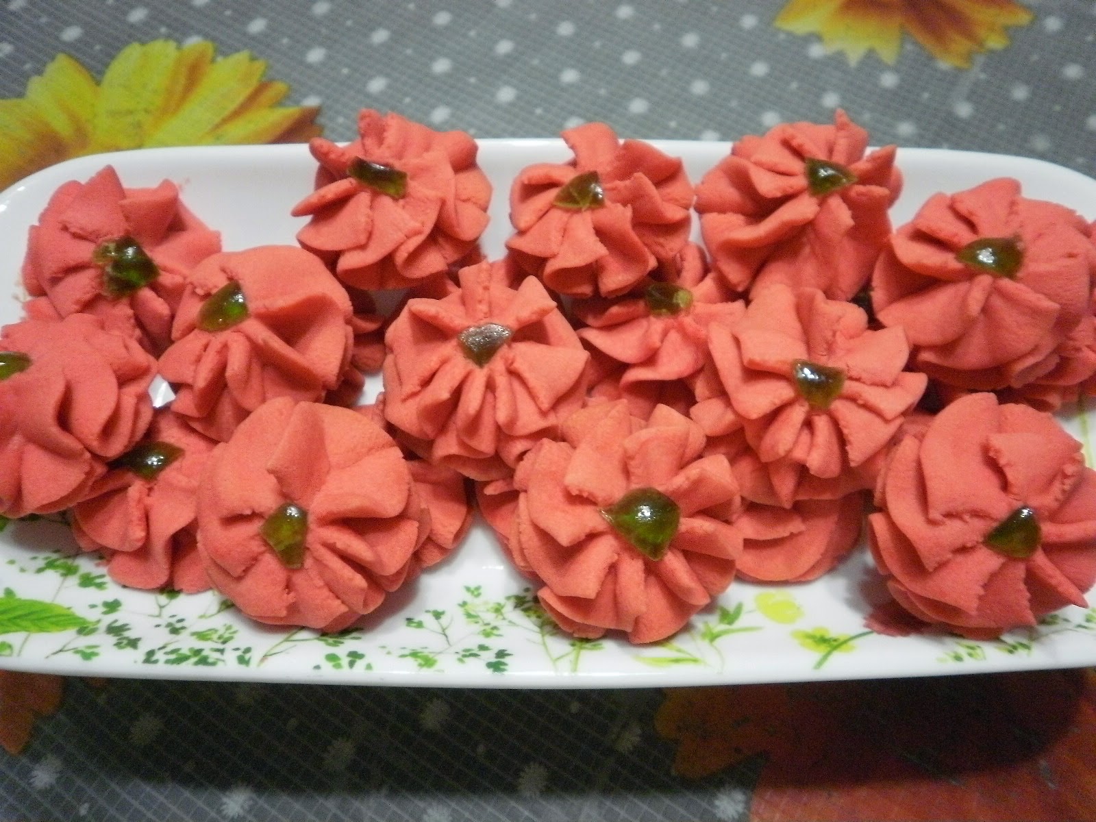 Zara ♥ Baking: BISKUT BUNGA DAHLIA