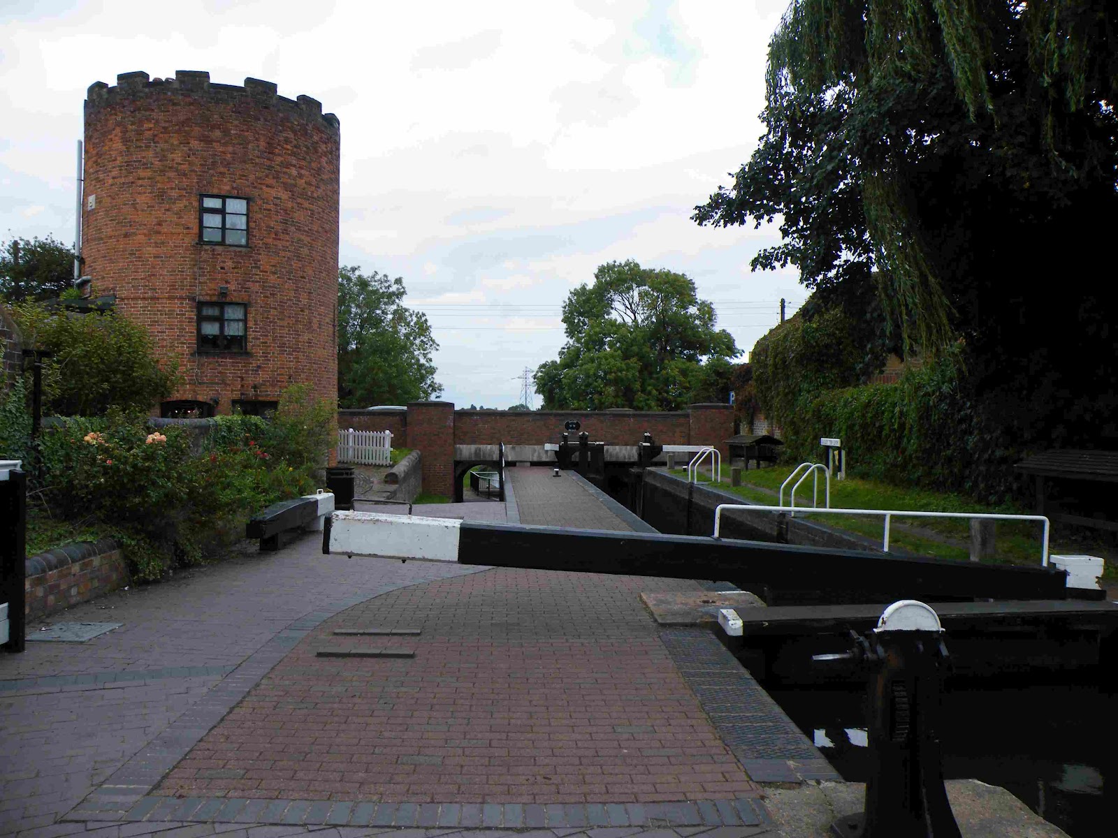 Travelling the Canals of England: September 2012