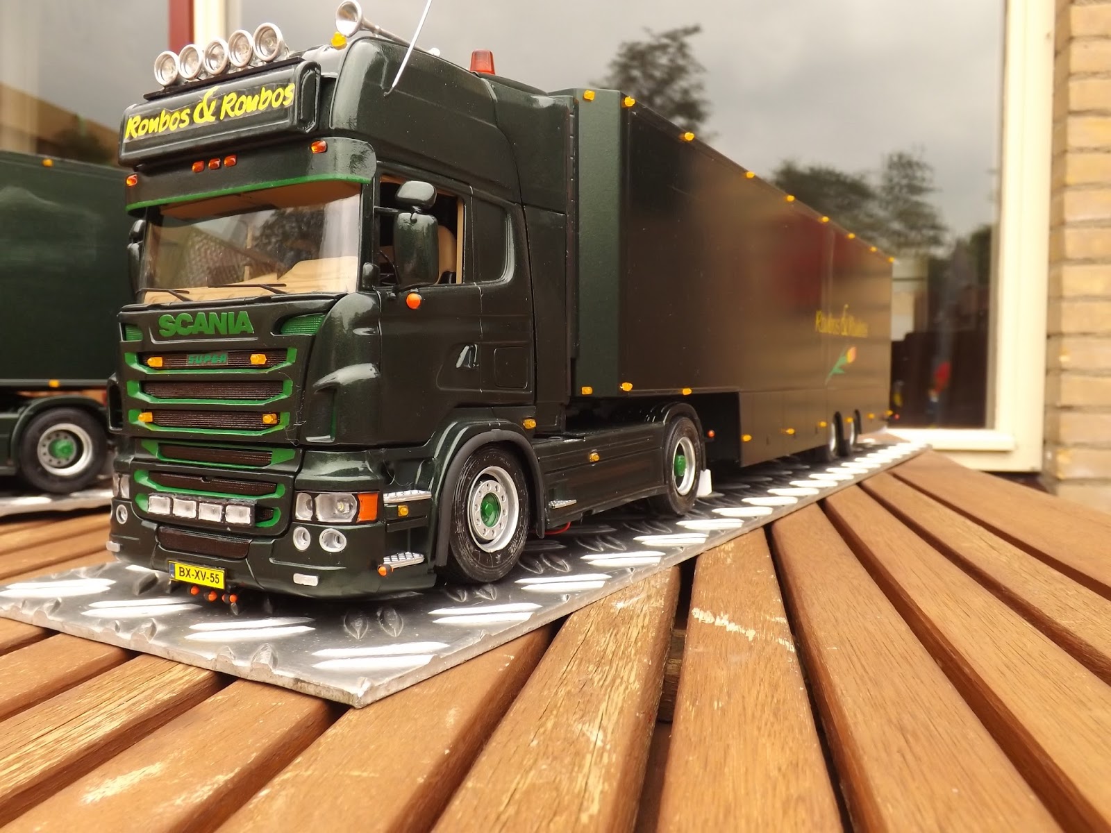 vrachtwagen modelbouw 1:24