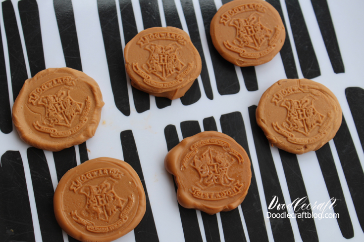 Edible Hogwarts Crest Chocolate Wax Seal Cookies--Harry Potter Week!