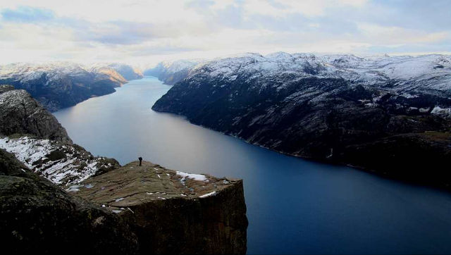 Pix Grove: Massive Flat Cliff in Norway