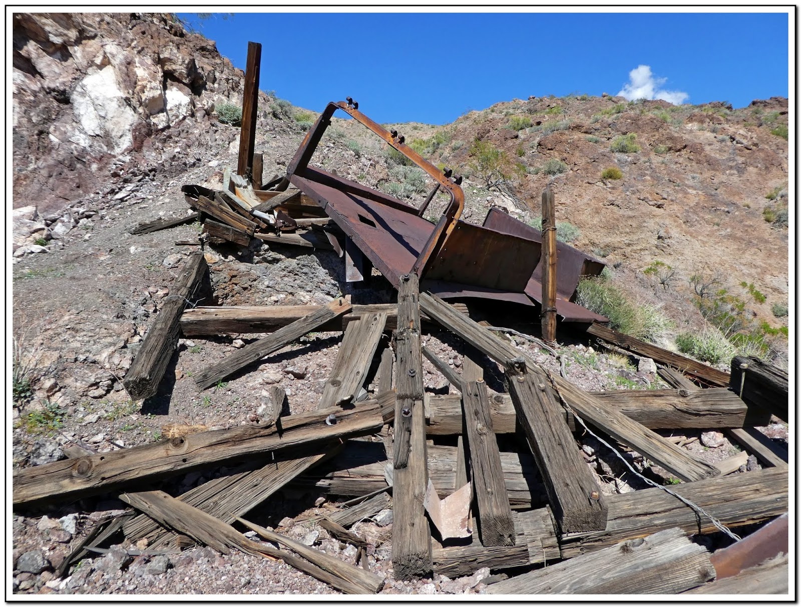 Ken's Photo Gallery: Kingman Wash Road & Mine