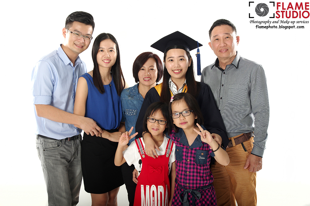 Flame Graduation Photography Studio: Graduation Convocation Family ...