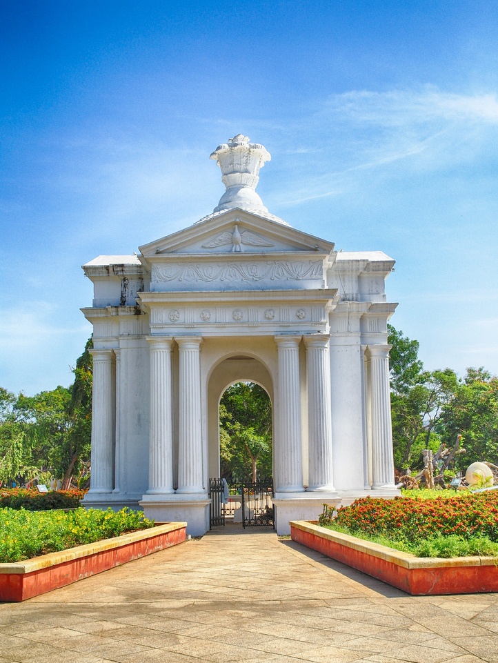 Pondicherry Tourism: Aayi Mandapam (Park Monument), Pondicherry