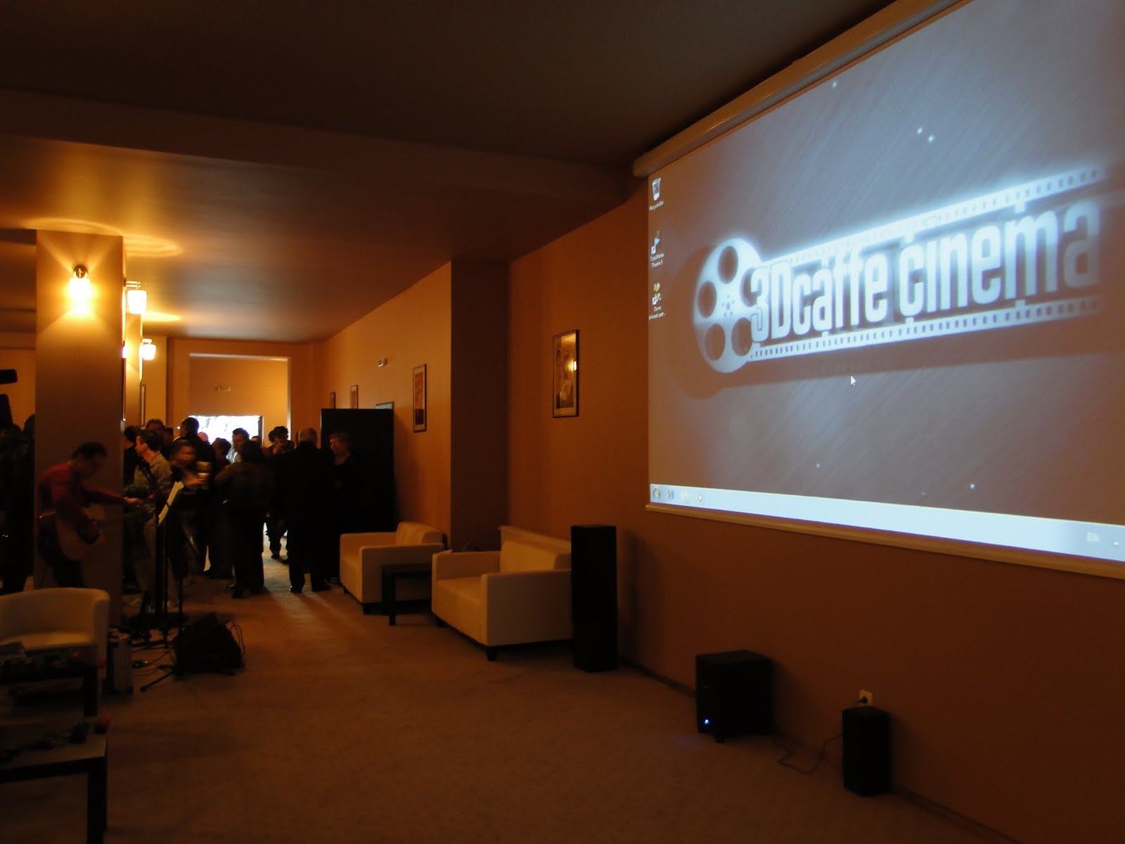 cezara media: Inaugurare Caffe Cinema 3D la Cinema Patria PLOIESTI