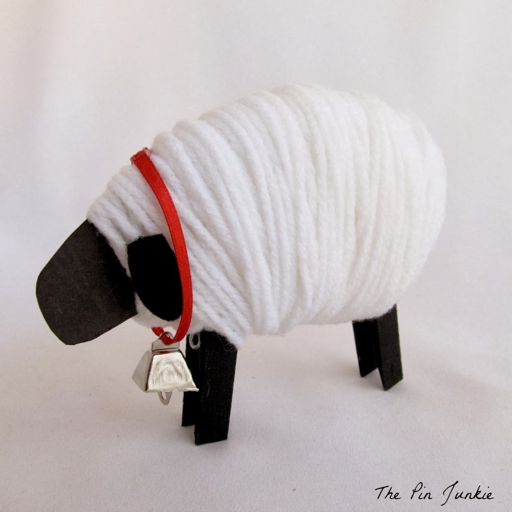 Feliz Navidad Christmas Sheep