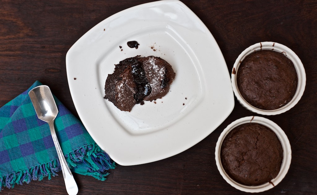 3 STEP MOLTEN CHOCOLATE PUDDING - Tryst with Taste