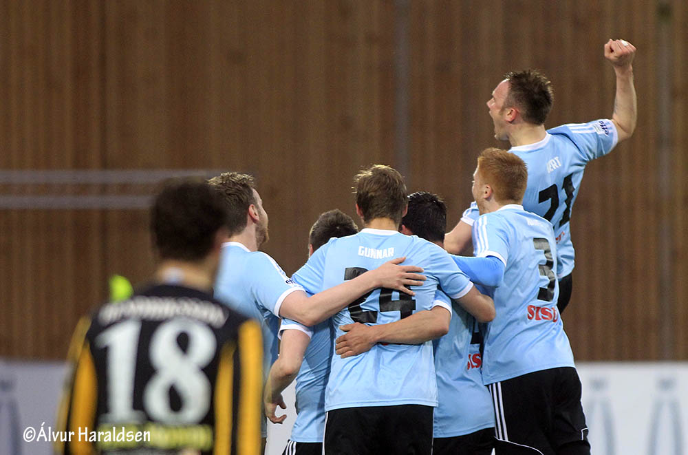 Faroe Football: Víkingur vence NSÍ de maneira incontestável e é campeão ...