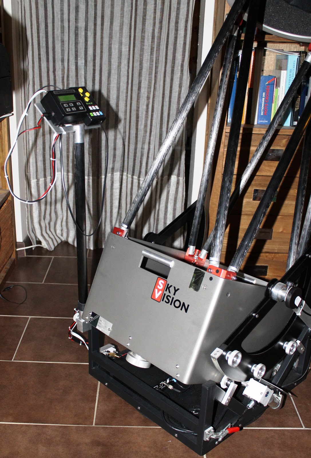 STELLARVIEW ET SKYVISION DEVELOPPEMENT: LE SERVO-CAT