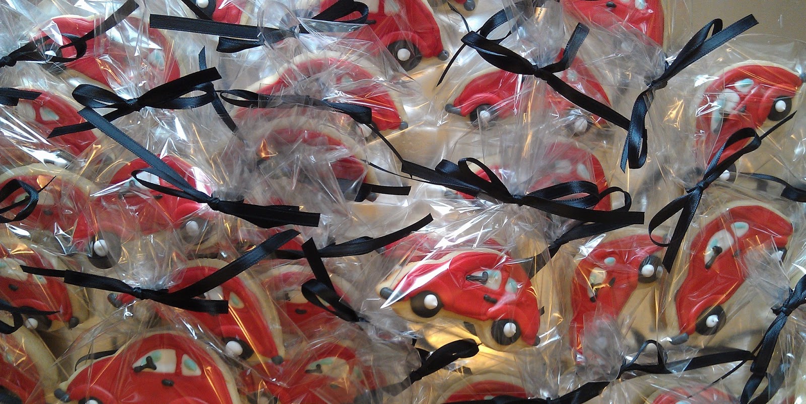 Bee'in Creative With Cookies by Julie : Vroom, vroooom....... car cookies!