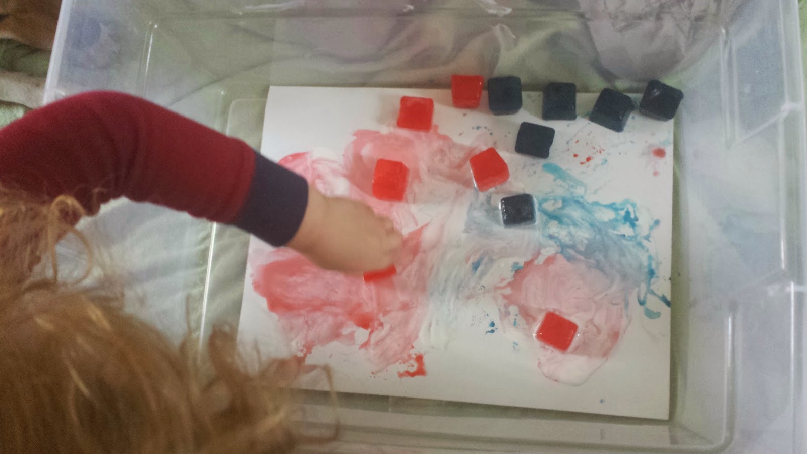 Munchkin and Bean: Red, White and Blue Sensory Painting